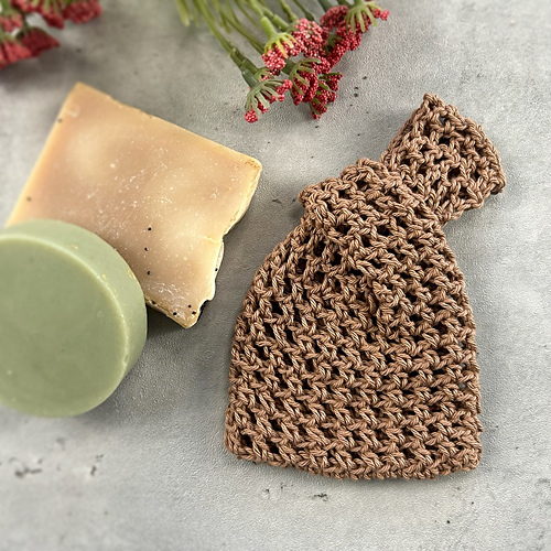 Ravelry: Knotted Soap Sack pattern by Esther Thompson
