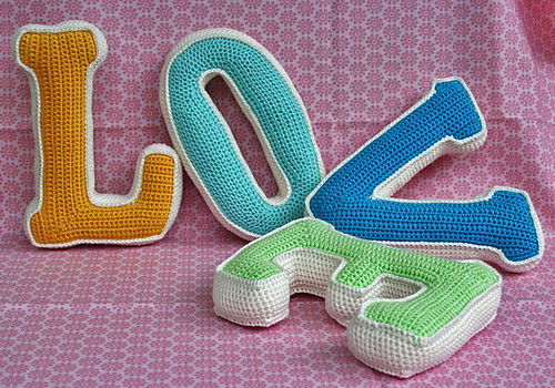 Ravelry: 3D LETTER pattern by CAROcreated design