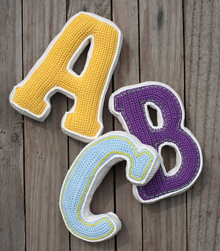 Ravelry: 3D LETTER pattern by CAROcreated design