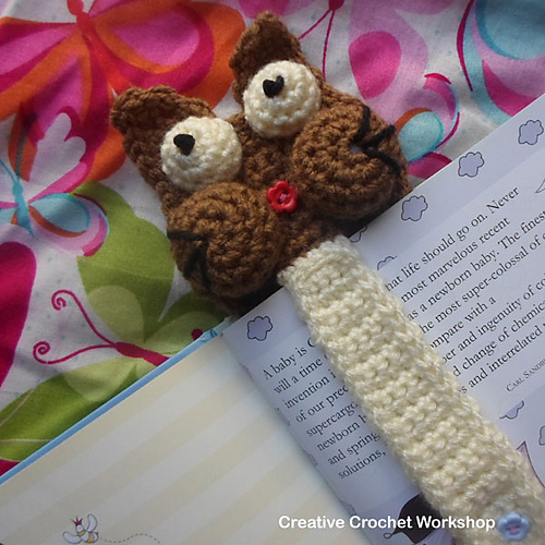 Ravelry: Story Time Cat Bookmark pattern by Joanita Theron
