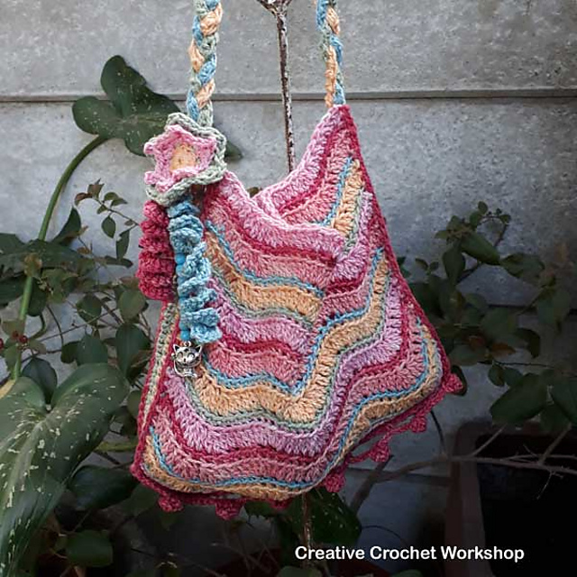 Ravelry: Hippie Purse pattern by Joanita Theron