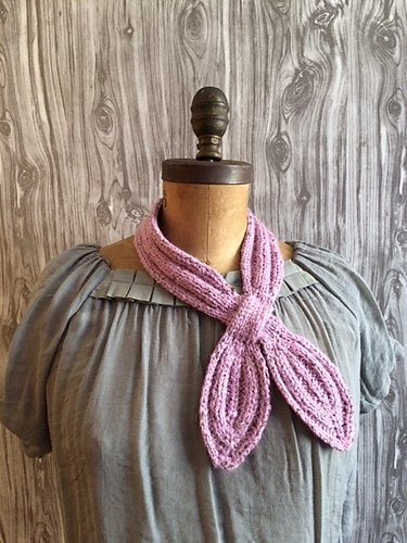 Ravelry: One Hank Leaf Neck Scarf pattern by Susan Mills Knits