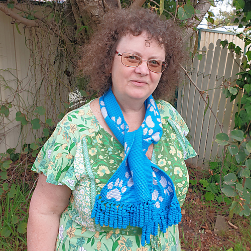 Ravelry: Kitten Paws Scarf pattern by Jodie Anderson