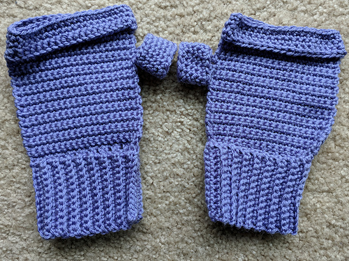 Ravelry: Julie's Palmless Fingerless Gloves pattern by Julie Morgy
