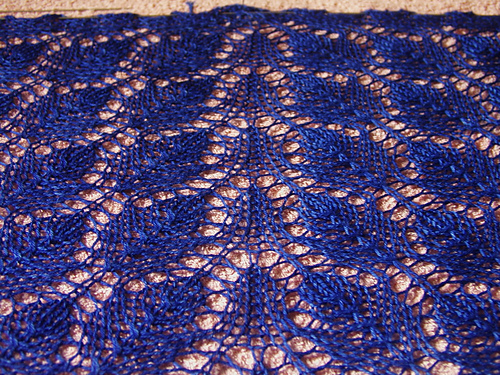 Ravelry: Ielfe Shawl pattern by Caerthan Wrack