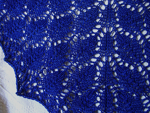 Ravelry: Ielfe Shawl pattern by Caerthan Wrack