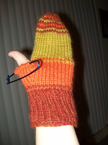 Ravelry: Lopi Mittens pattern by Arlene Williams