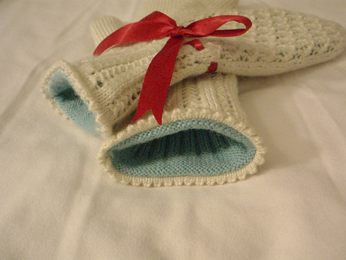 Ravelry: CambriaW's Heritage Silk Lace Mittens