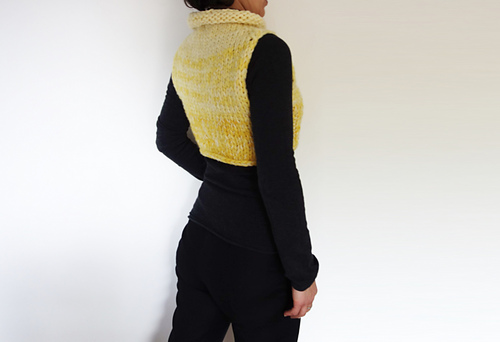 Ravelry: Cropped Bulky Vest pattern by Camelia Mit