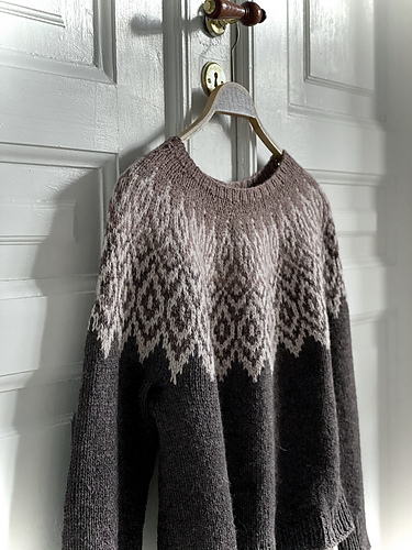 Ravelry: Iloq pattern by Camilla Vad
