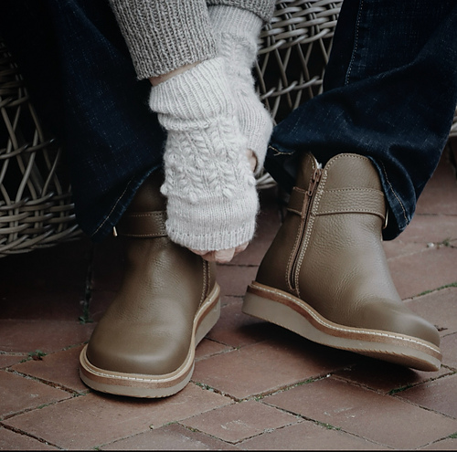 Ravelry: Field Mittens pattern by Camilla Vad