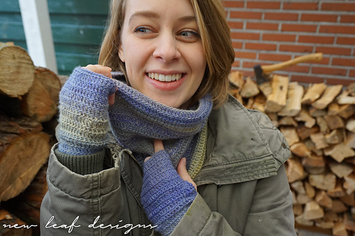Ravelry: Timber Cowl and Wristies pattern by Carmen Jorissen