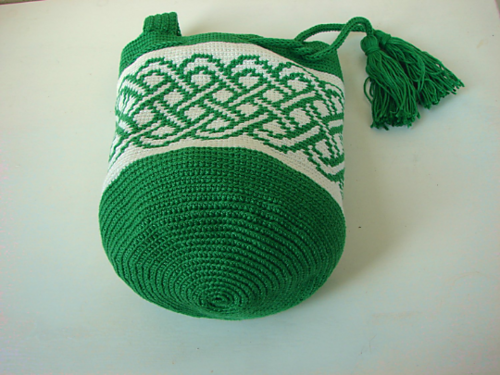 Ravelry: Celtic braid bag pattern by Carolina Speek