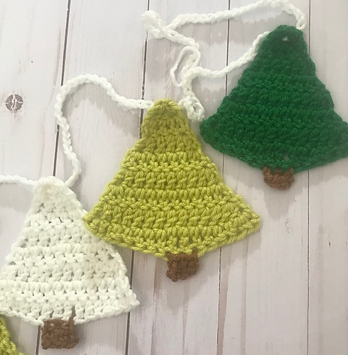 Ravelry: The Oh Christmas Tree Garland pattern by Pam Carr