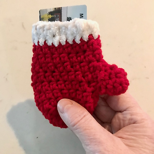 Ravelry: Mitten Gift Card Holder pattern by Pam Carr