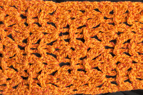 Ravelry: Ginger Snap Scarf pattern by Laura Krzak