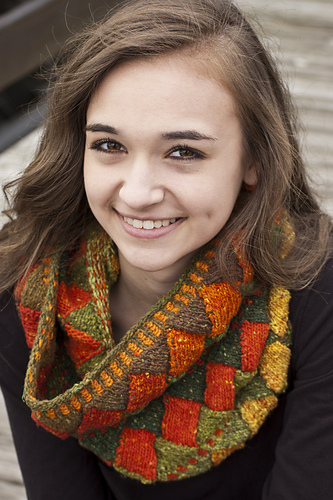 Ravelry: Dancing Entrelac Cowl pattern by Elizabeth Bartlett