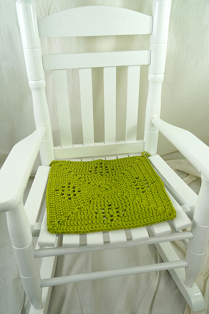 Ravelry: Nifty Chair Mat pattern by Kristen Stoltzfus