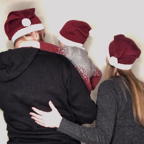 Ravelry: Snowflake Santa hat / Snefnug Nissehue pattern by The Knitiot