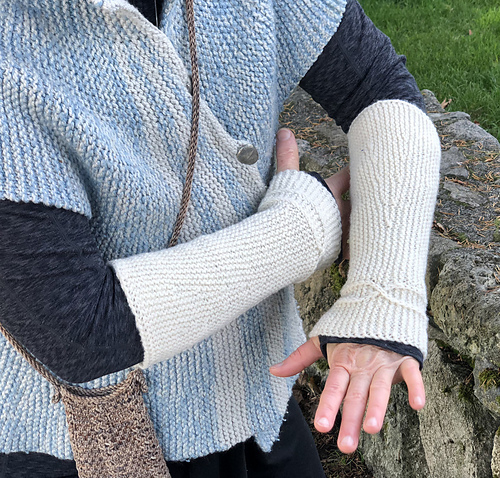 Ravelry: Guadalupe River Gauntlets pattern by Cat Bordhi