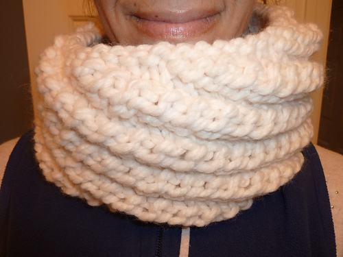 Ravelry: LTYC Super Bulky Cowl pattern by Kelly Hechinger