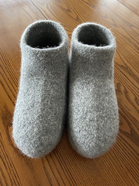 Ravelry: Felted Booties pattern by Veronik Avery