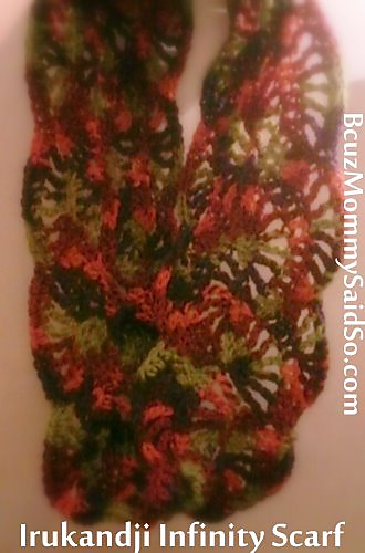 Ravelry: Irukandji Infinity Scarf pattern by Catrina Usher