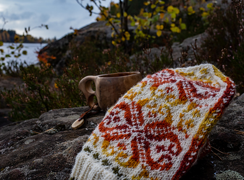 Ravelry: Høstvotter/Autumn mittens pattern by Cecilie Kaurin and Linn ...