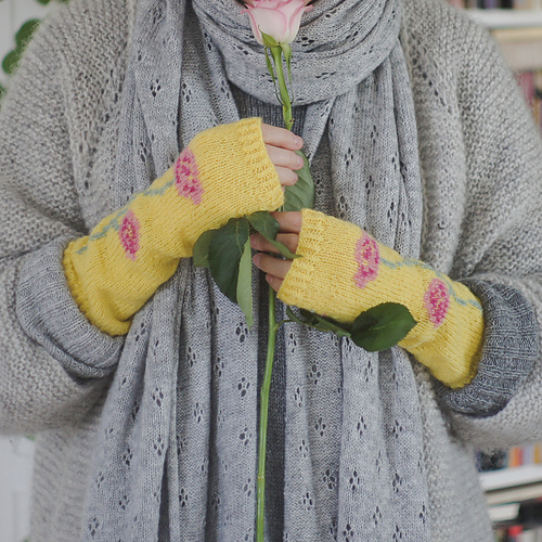 Ravelry: Rosie pattern by Cello Knits