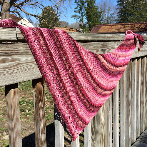 Ravelry: Knitshades (deadly ?) boomerang pattern by Susan Ashcroft