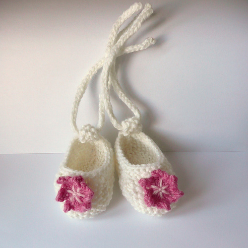 Ravelry: Baby Ballerina Shoes pattern by Katy Farrell