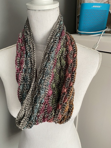 Ravelry: Cobblestone Cowl pattern by Rachy Newin