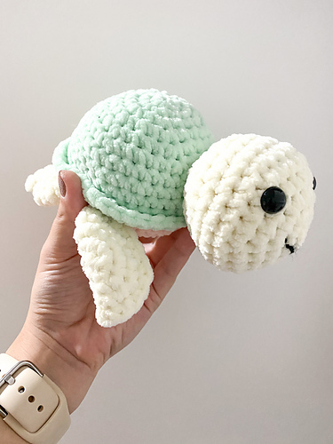 Ravelry: Plush Turtle pattern by Abigail Sui
