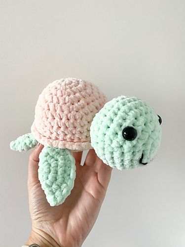 Ravelry: Plush Turtle pattern by Abigail Sui
