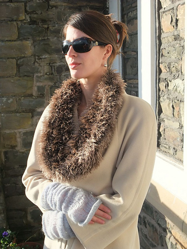 Ravelry: Super soft slouchy sleevies pattern by Charlie Button