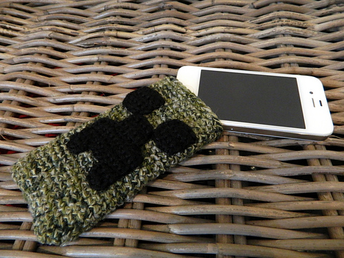 Ravelry: Minecraft Creeper phone cozy cover pattern by Lottie's Creations