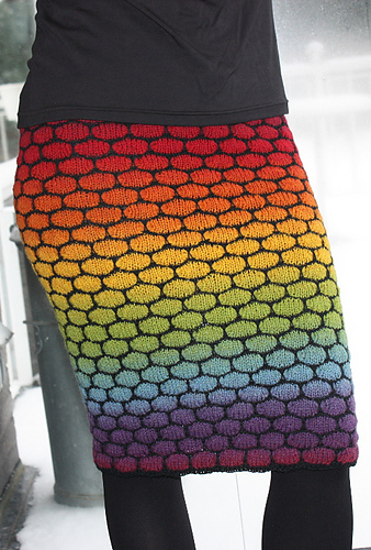 Ravelry: The Rainbow and the Bee pattern by Chibcha Olivia