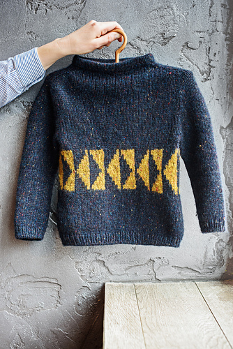 Ravelry: Rhombus Pullover pattern by Nelly Solovey