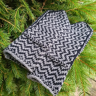 Ravelry: Zickzack Mittens pattern by Caroline Stjerna