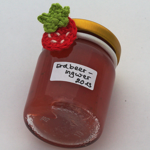 Ravelry: Small strawberry applique pattern by Carmen Rosemann