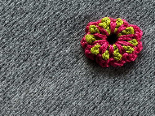 Ravelry: Simple double-layered crochet flower pattern by Carmen Rosemann