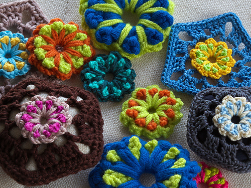 Ravelry: Simple double-layered crochet flower pattern by Carmen Rosemann