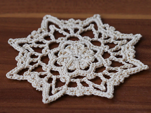 Ravelry: Small Flower Doily pattern by Carmen Rosemann
