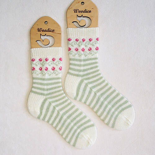 Ravelry: Alice socks pattern by Sandrine Vos