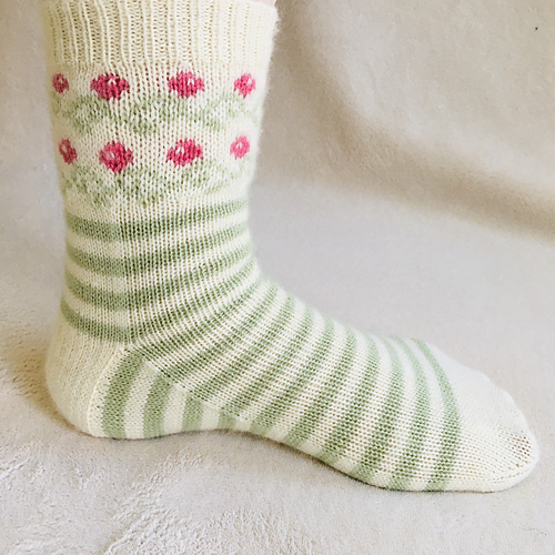 Ravelry: Alice socks pattern by Sandrine Vos