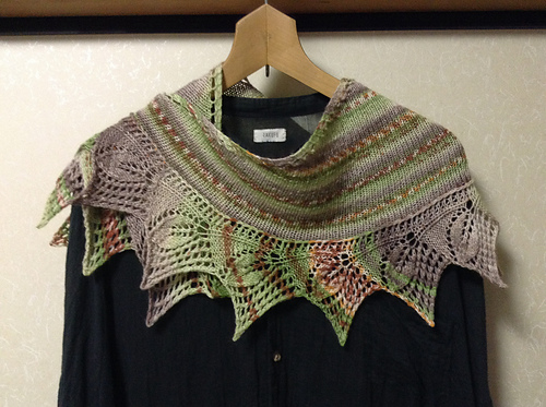 Ravelry: Konoha no Shawlette pattern by Naoko Kimura