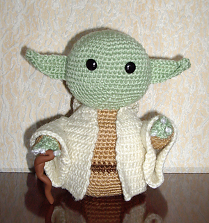 Ravelry: Yoda Jedi Master Amigurumi pattern by Alba Pérez