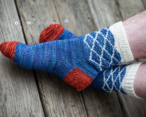 Ravelry: Wavy Socks pattern by Christelle Nihoul