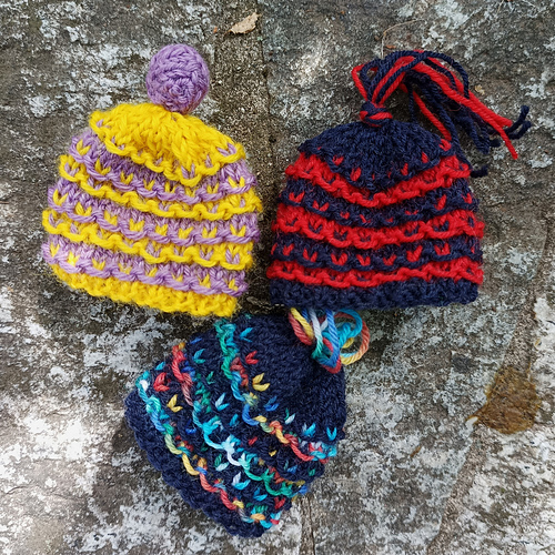 Ravelry: Innocent Big Knit Waves pattern by Christine de Savoie