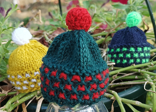 Ravelry: Innocent Big Knit Dots pattern by Christine de Savoie